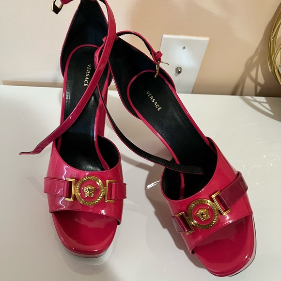 Versace | Shoes | Versace Pink Stiletto Heels With Gold Embellishment ...